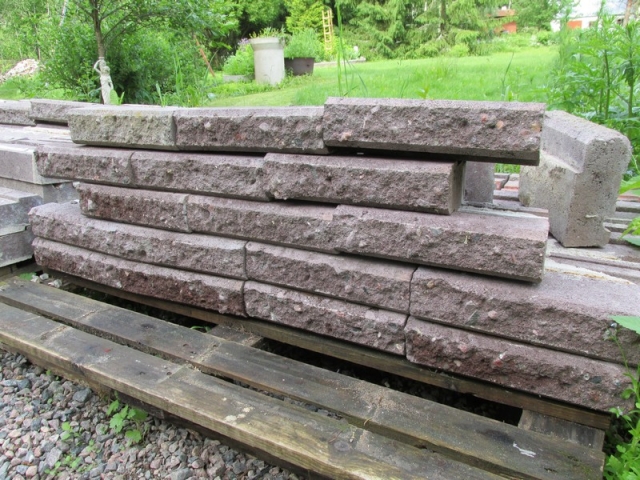 Muurikivi, pihamuuriin, muuriaitaan, erä 320 kpl, käytetty