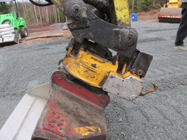 Mini-kaivuri Yanmar B50V -00, Encon varustuksella